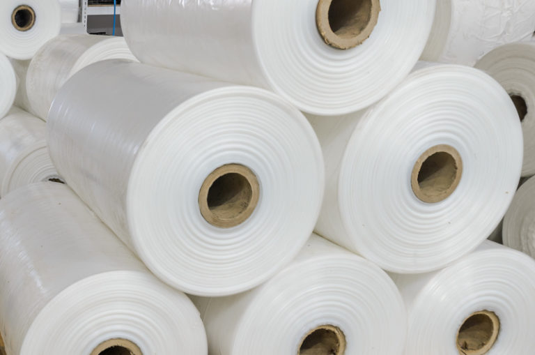 Un emballage compostable à partir de bioplastique destiné aux produits ...